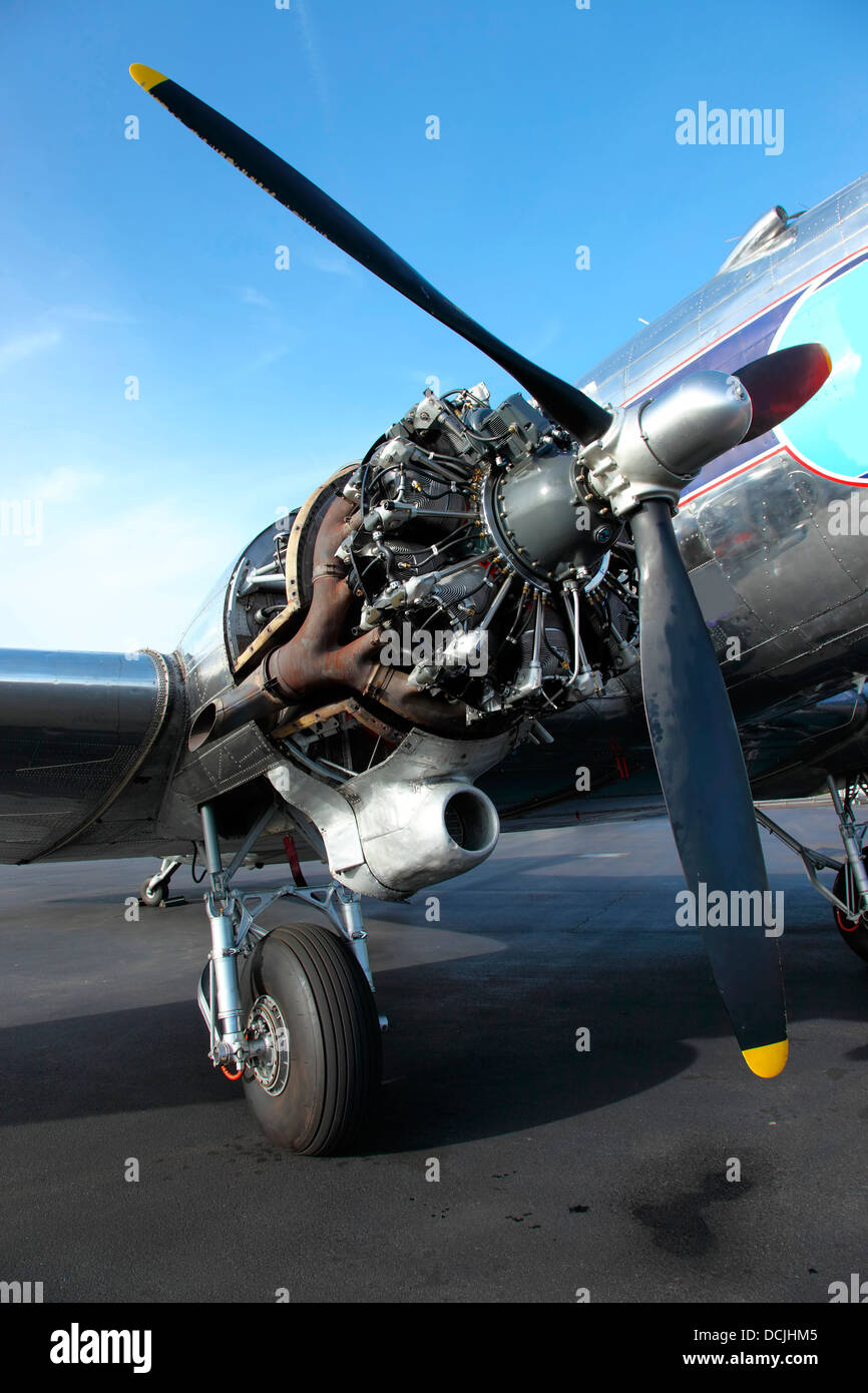 Dc3 engine exposed repairs troutdale hi-res stock photography and ...