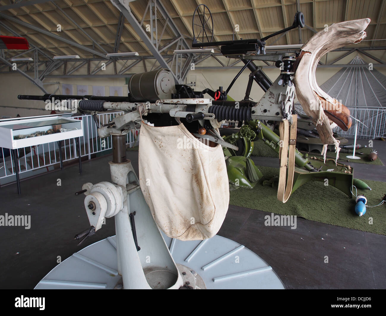 20mm aa gun hi-res stock photography and images - Alamy