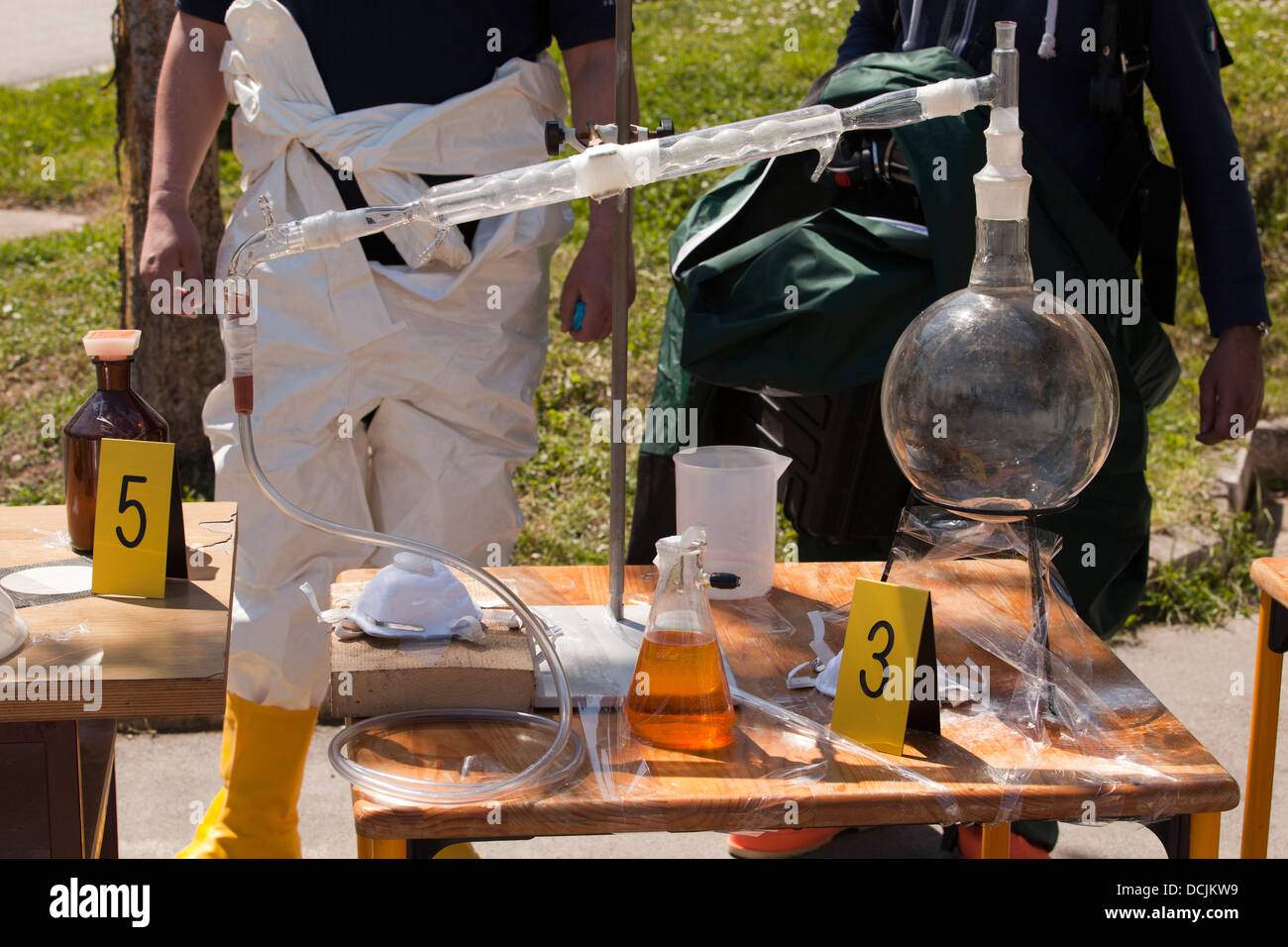 Meth lab equipment hi-res stock photography and images - Alamy