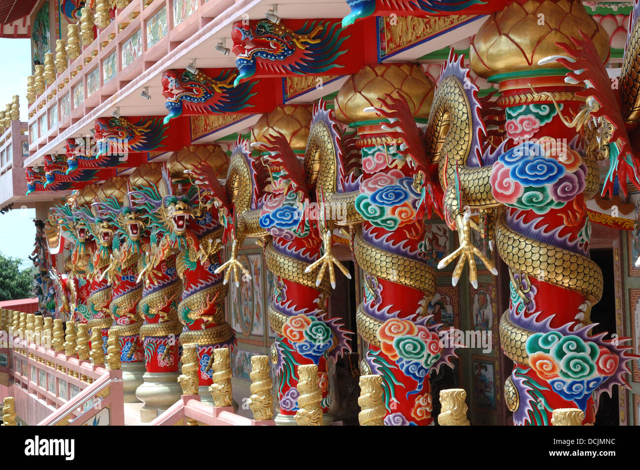 Painted pillars dragon on balcony at Ang Sila Chinese Temple or Wihan ...