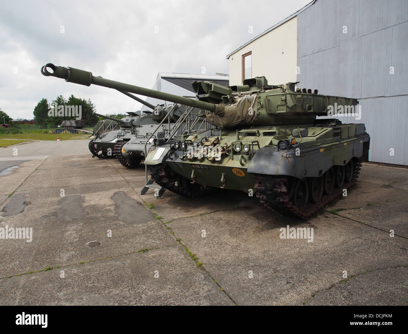 Walker bulldog tank hi-res stock photography and images - Alamy