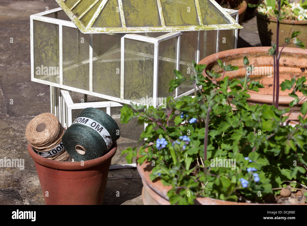 String Of Pots High Resolution Stock Photography and Images - Alamy