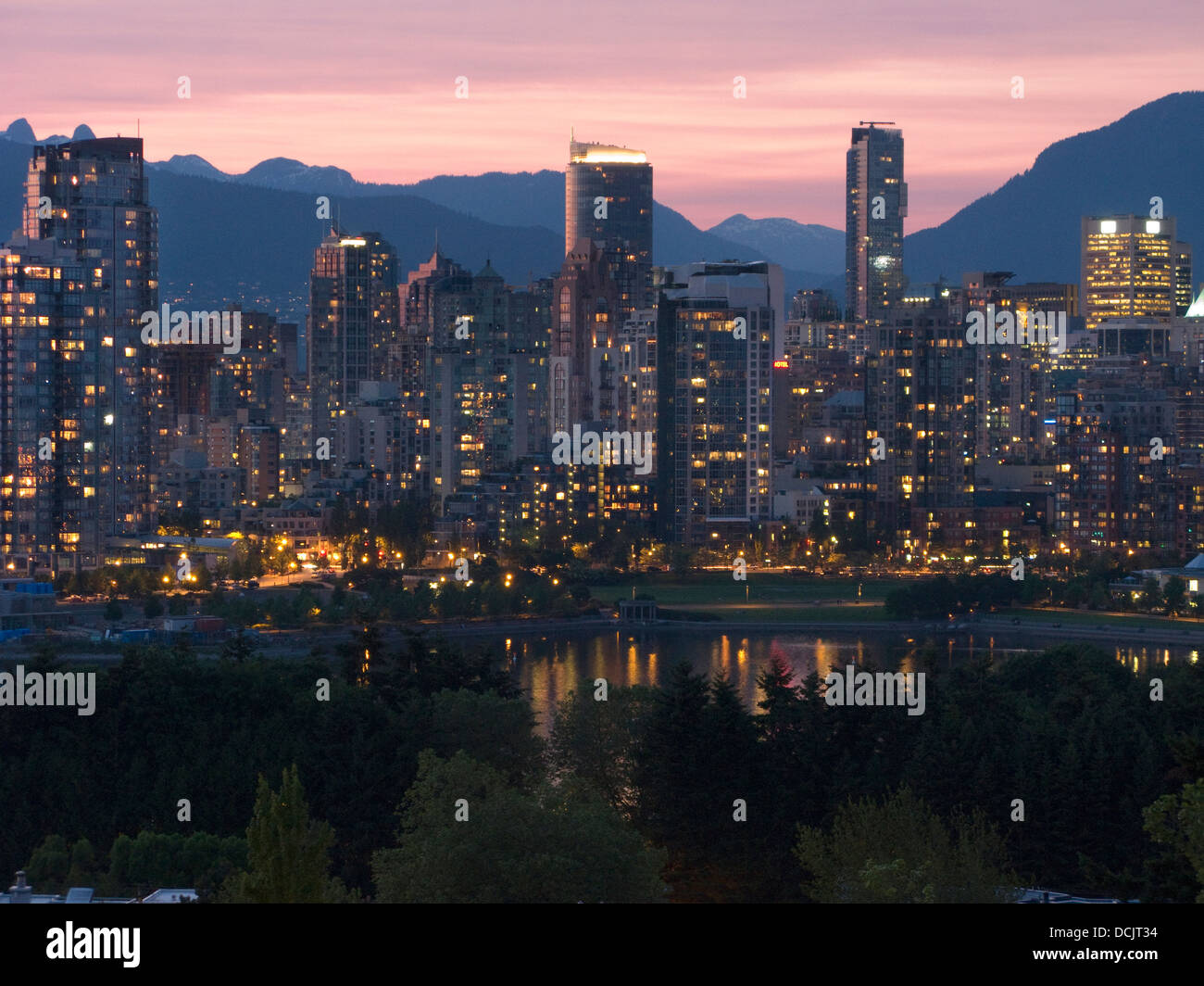 Vancouver downtown skyline hi-res stock photography and Vancouver downtown skyline hi-res stock photography and