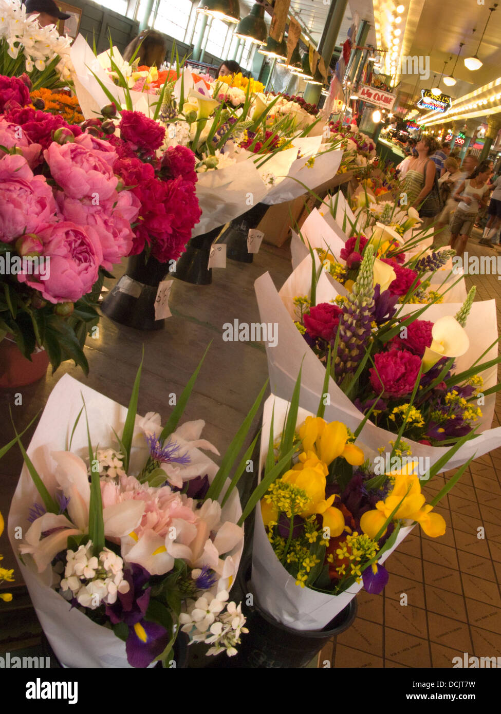 FLOWER BOUQUETS STALL PIKE PLACE PUBLIC MARKET CENTER SEATTLE ...
