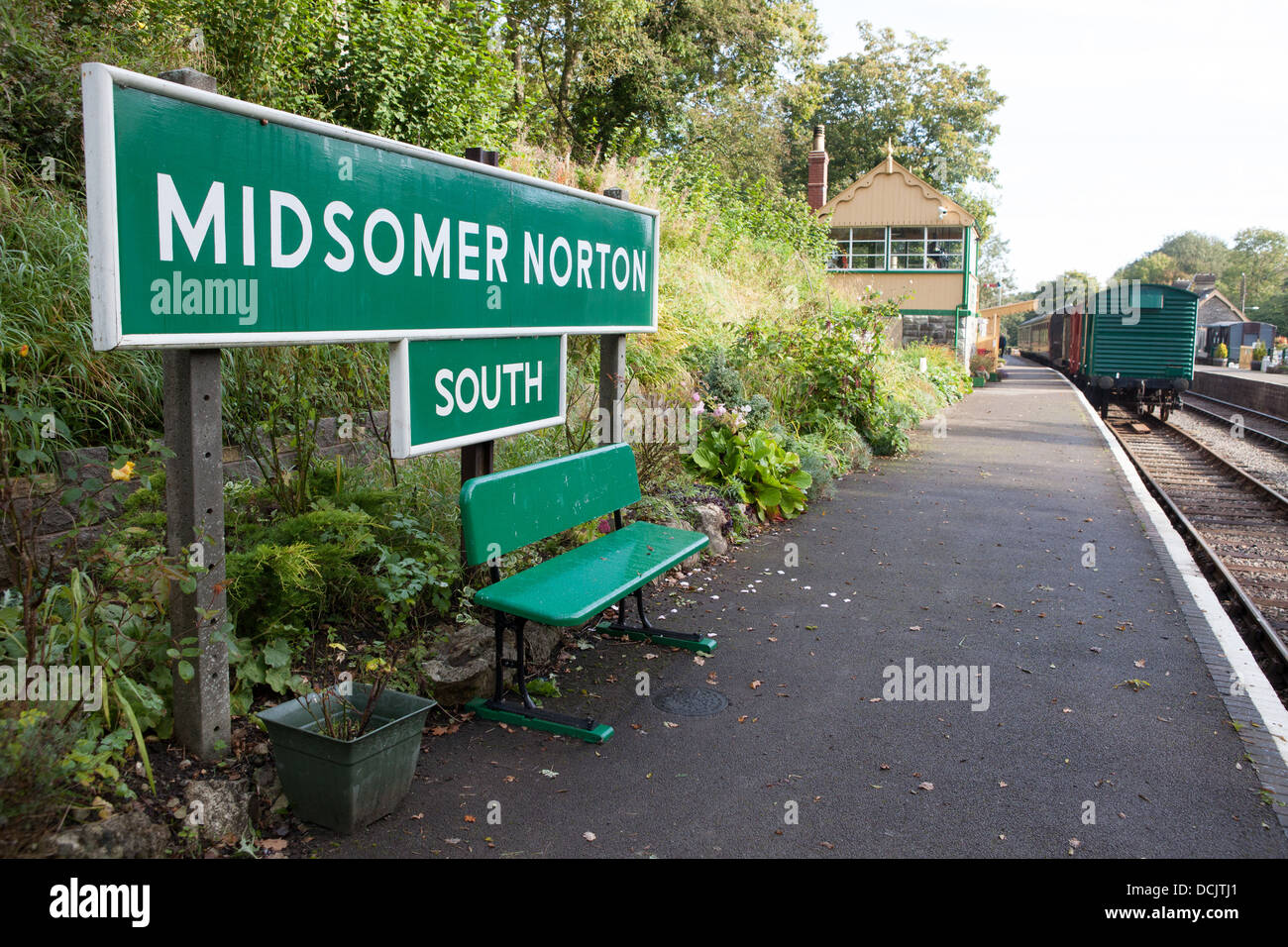 New Somerset and Dorset Railway, Midsomer Norton Station platform ...