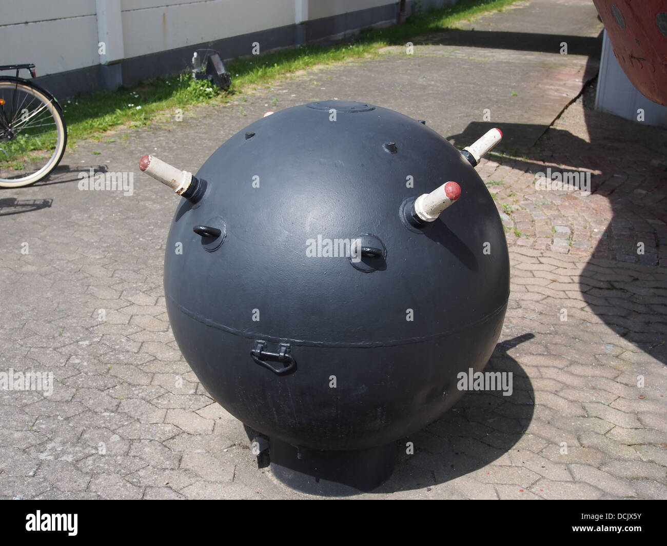 Seamine hi-res stock photography and images - Alamy