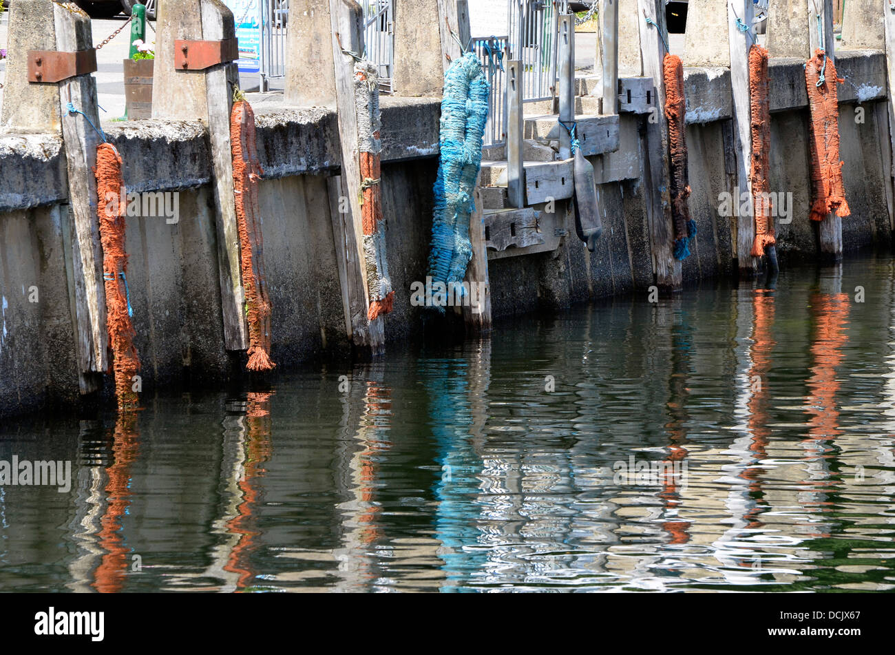 Mooring fenders hi-res stock photography and images - Alamy