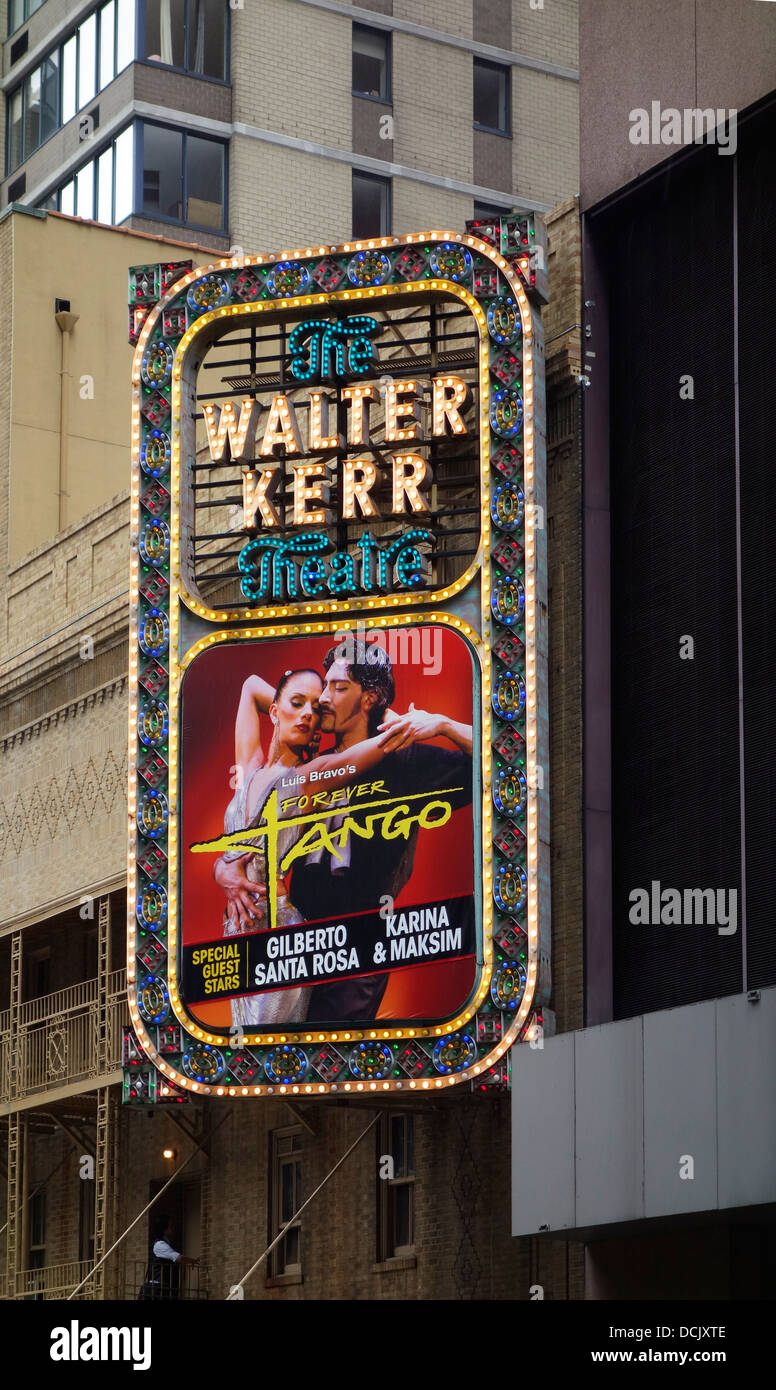 Walter kerr hi-res stock photography and images - Alamy