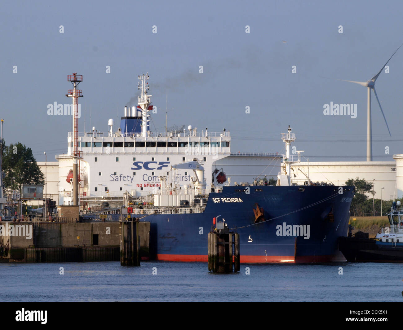 Scf tanker hi-res stock photography and images - Alamy