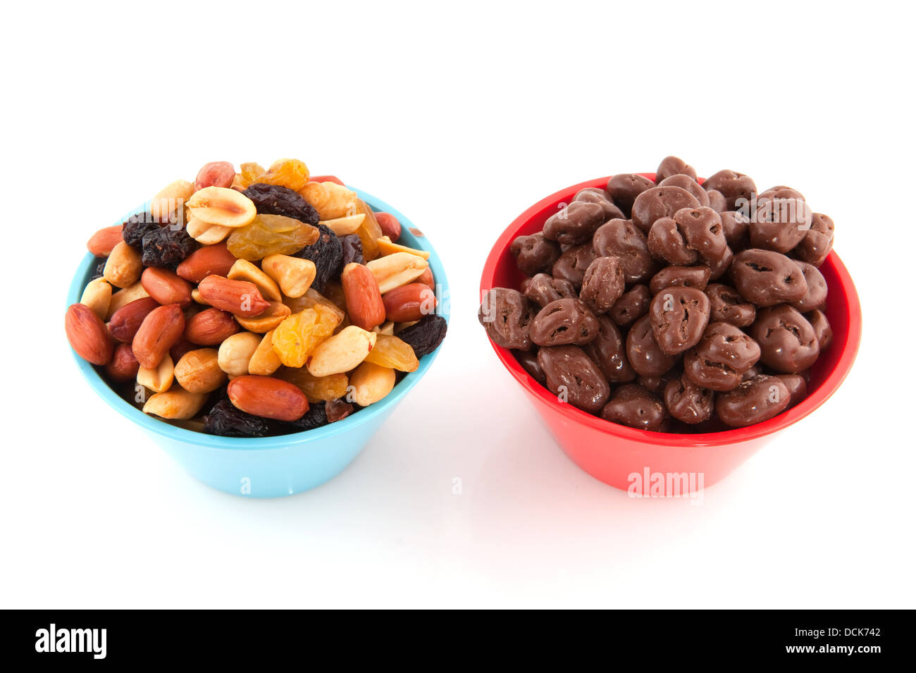 Mixed peanuts and chocolate raisins Stock Photo - Alamy
