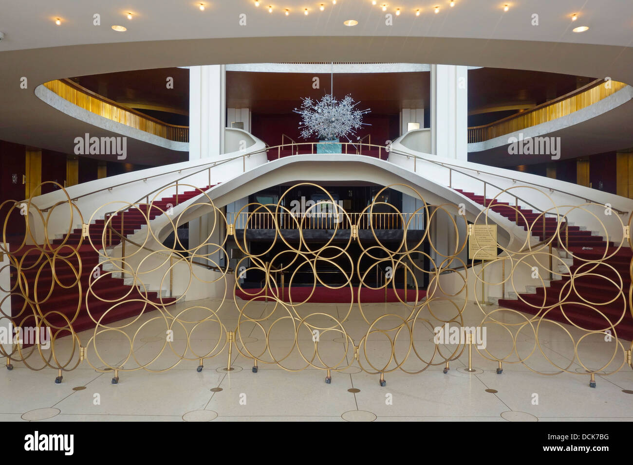 interior of Metropolitan opera house at Lincoln center Stock Photo - Alamy