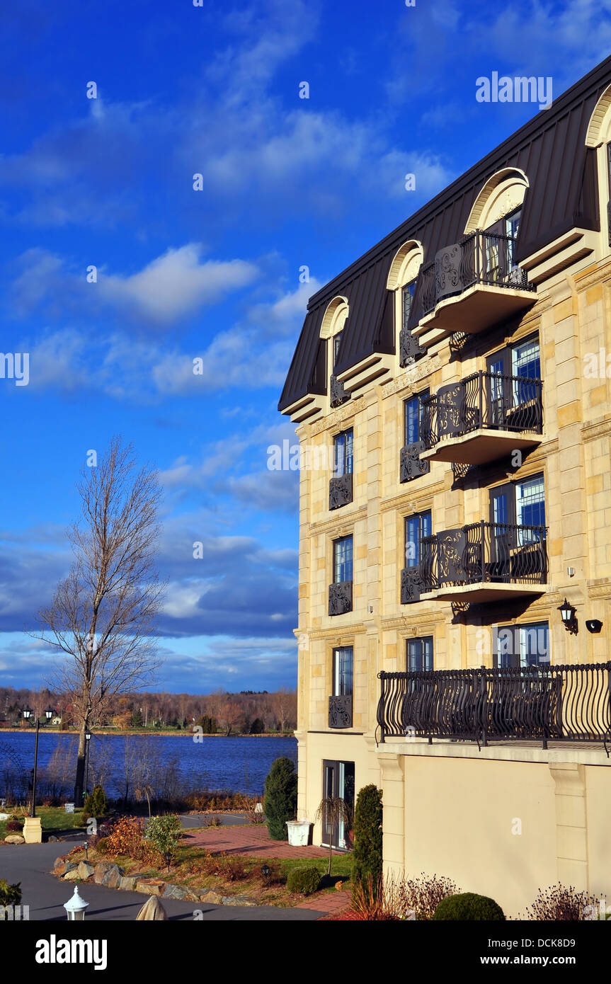 Luxury condo by the lake Stock Photo - Alamy