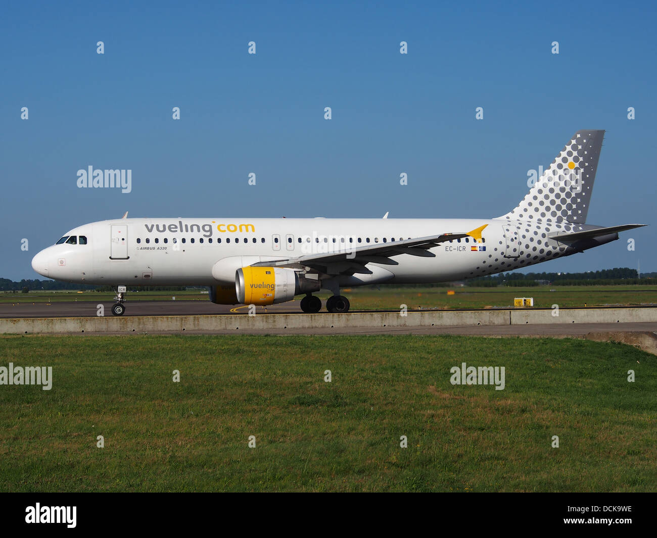 Airbus a320 engine vueling hi-res stock photography and images - Alamy
