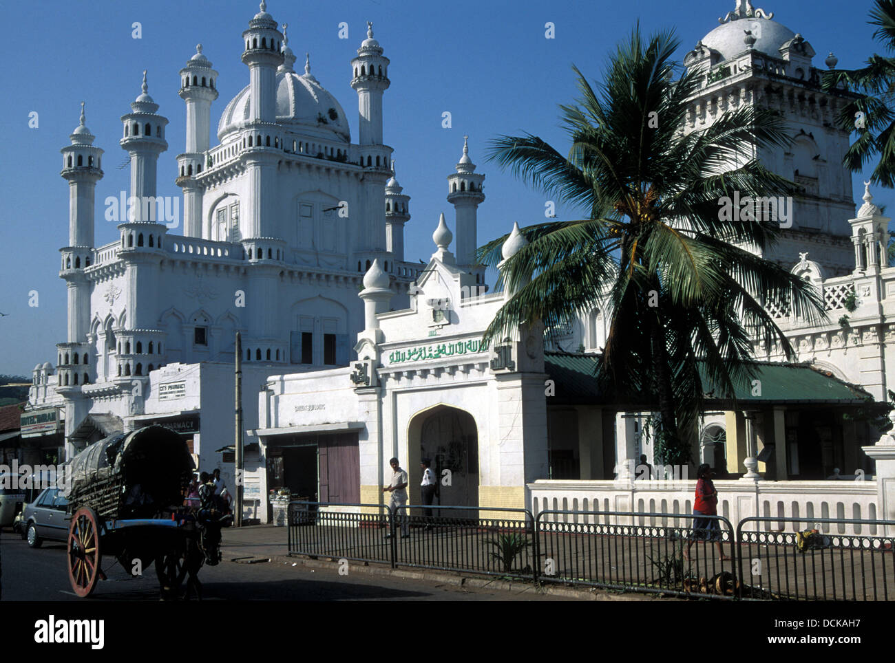 The Dewatagaha Mosque is the resting-place of the Muslim saint, His ...