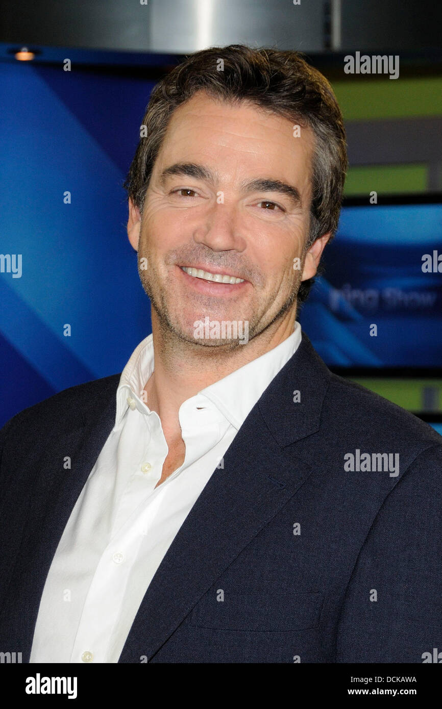 Toronto, Canada. 19th Aug, 2013. The cast of KING & MAXWELL appearance ...