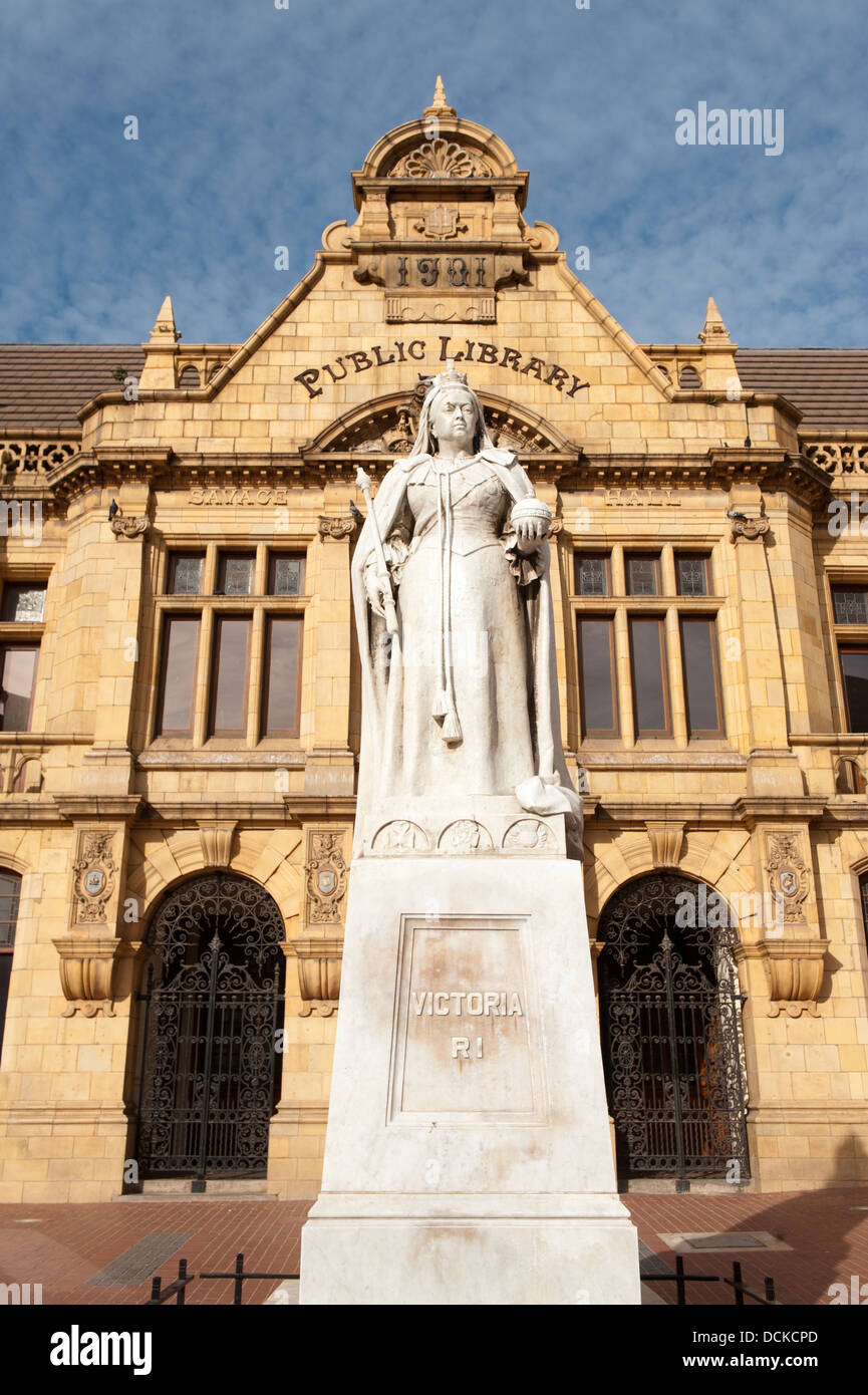Public Library and statue of Queen Victoria on Market Square, Port ...