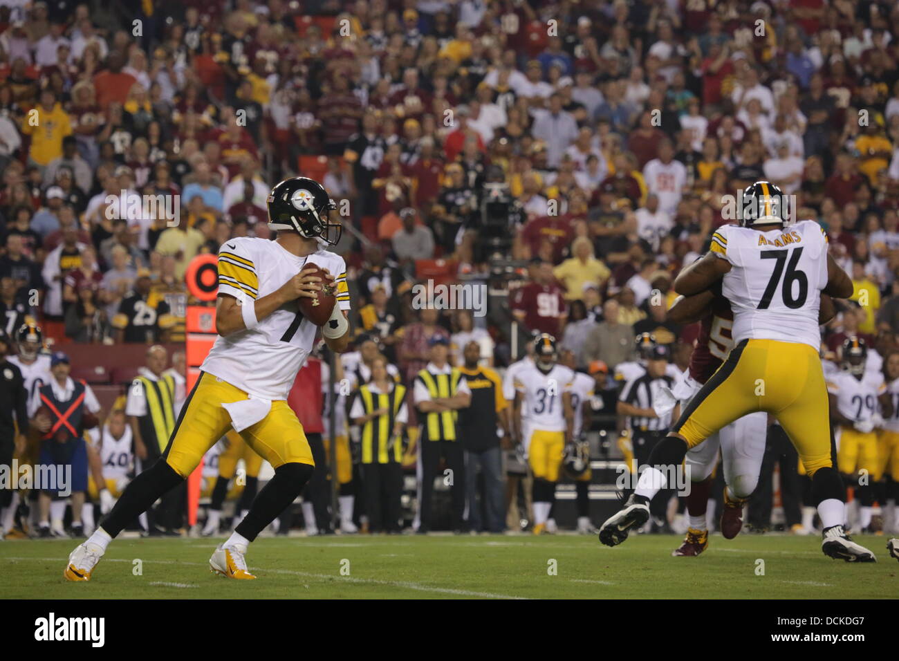 Steeler football hi-res stock photography and images - Alamy