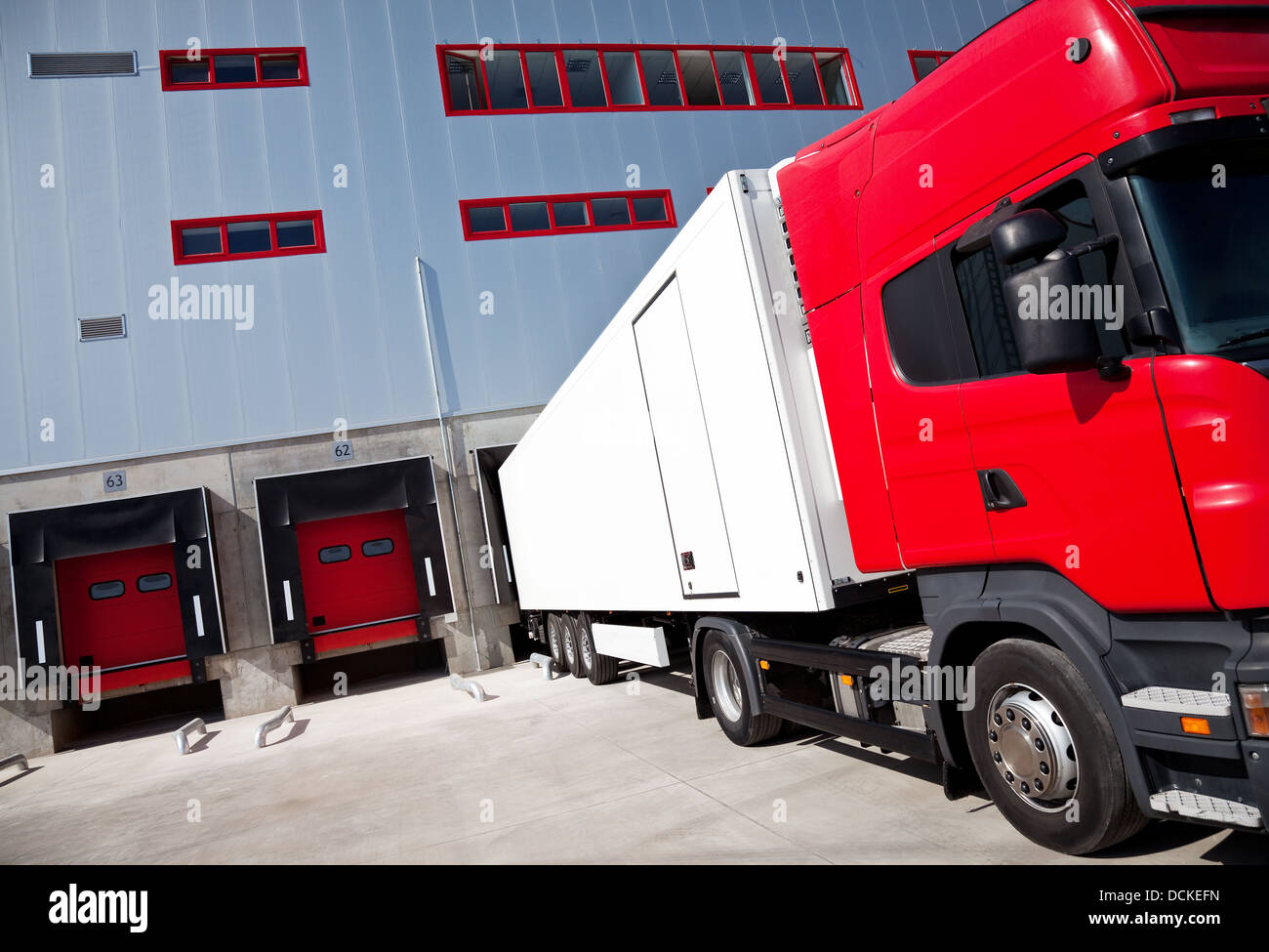 truck logistics building Stock Photo - Alamy