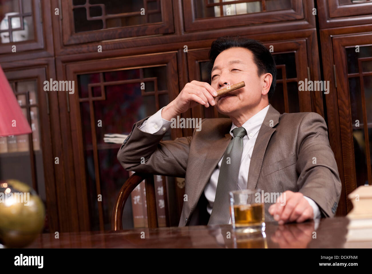 Fat cat cigar hi-res stock photography and images - Alamy