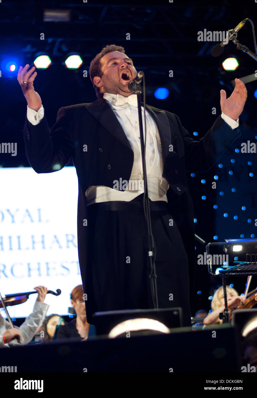 Male opera singer hi-res stock photography and images - Alamy