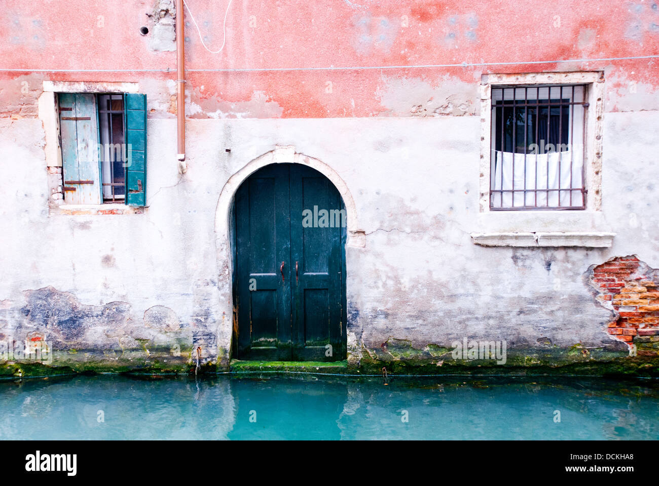 Faded building hi-res stock photography and images - Alamy
