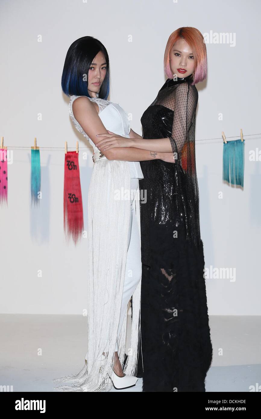 Taipei, China. 19th Aug, 2013. Dee Hsu and Rainie Yang shooting micro ...