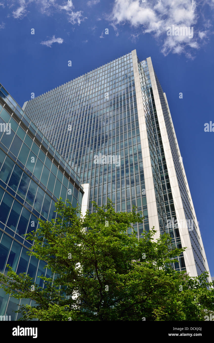 10 Upper Bank Street, Canary Wharf, London. E14, United Kingdom Stock ...