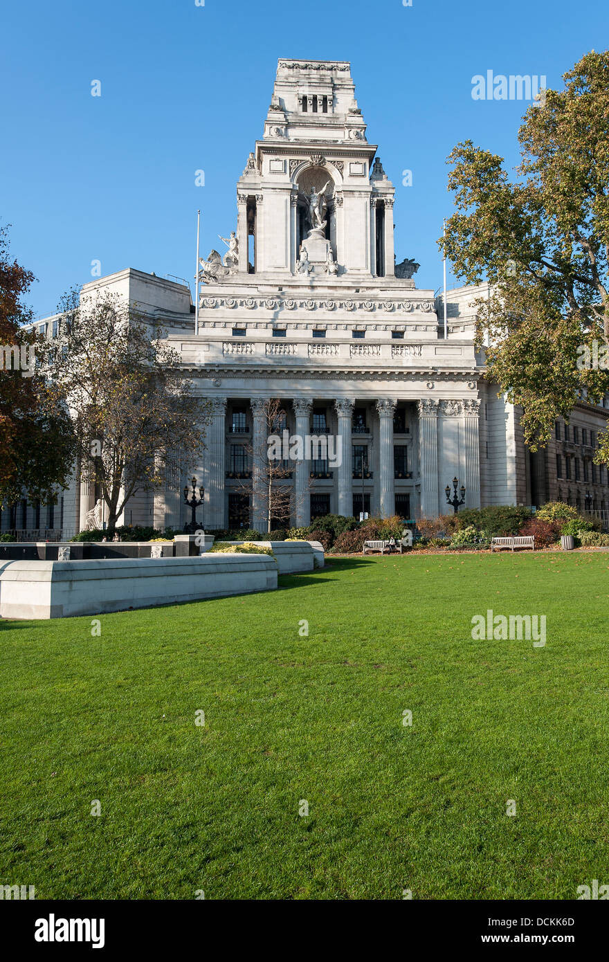 Trinity House, London, England seen from Trinity House Gardens Stock ...