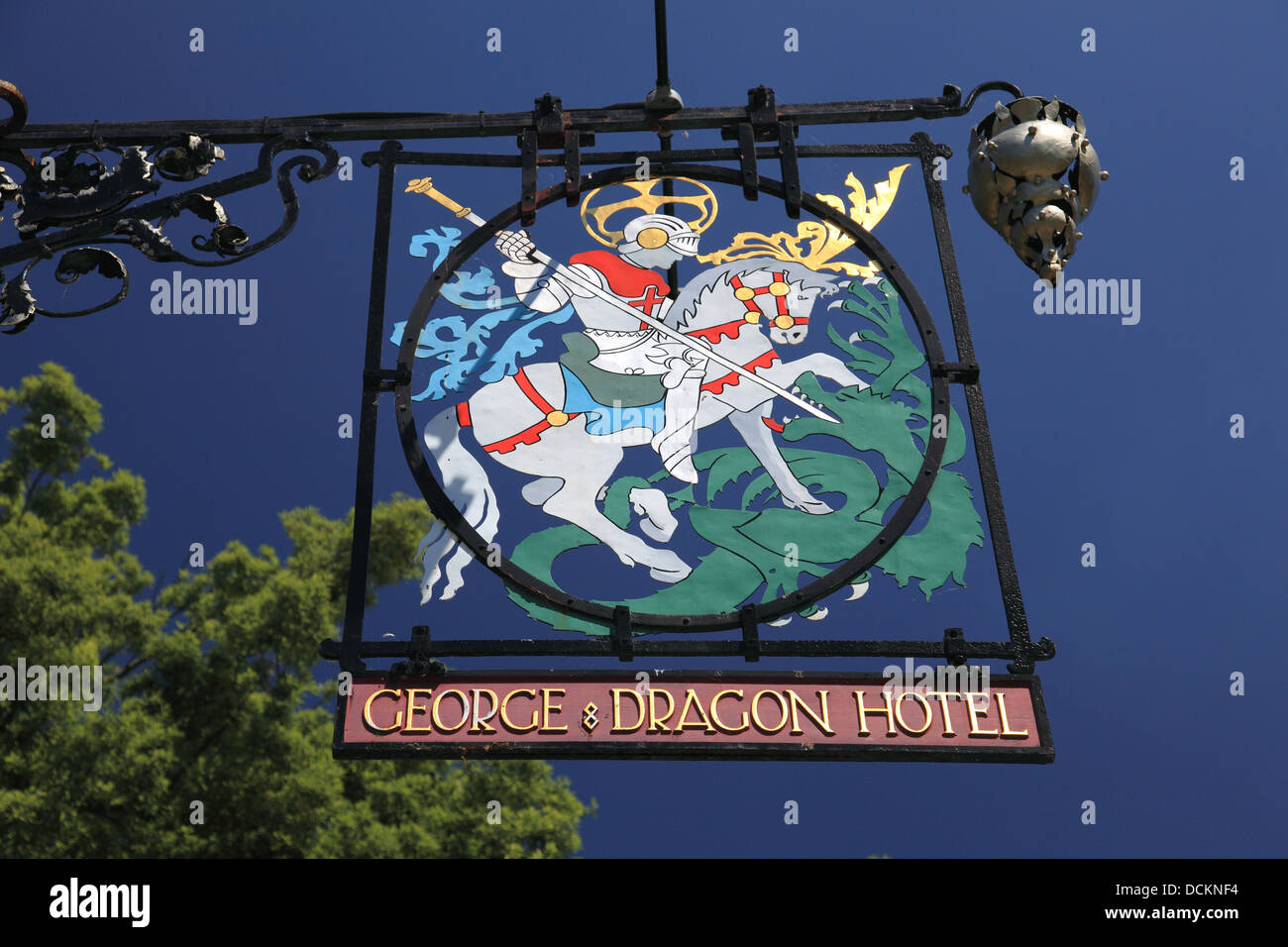 George dragon pub sign hi-res stock photography and images - Alamy
