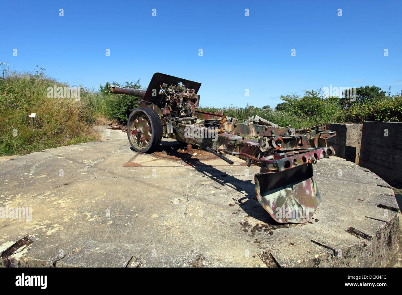 150mm Howitzer at the Gun Battery at Maisy camp, Grandcamp Maisy ...