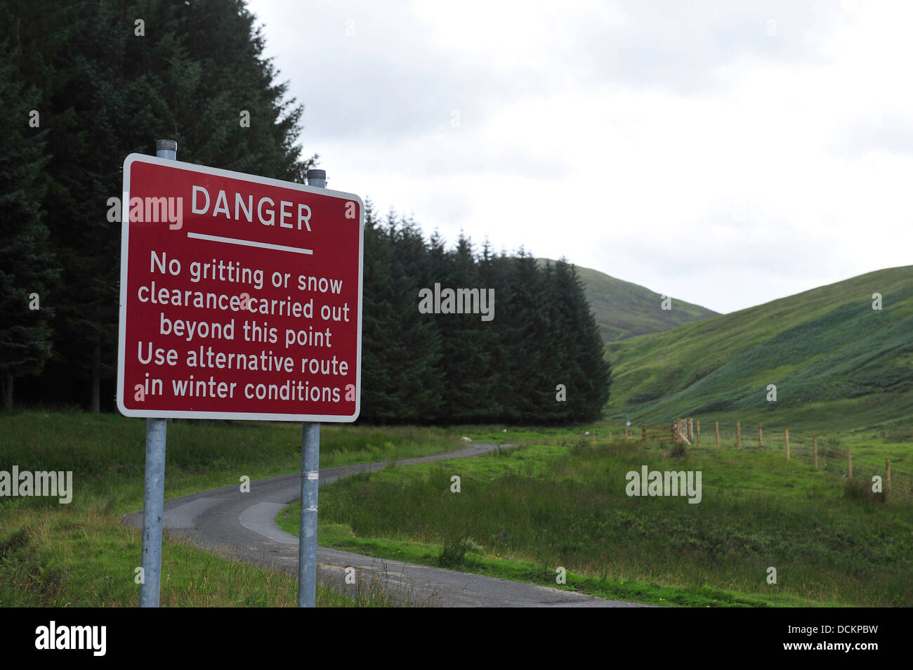 Scottish road sign hi-res stock photography and images - Alamy
