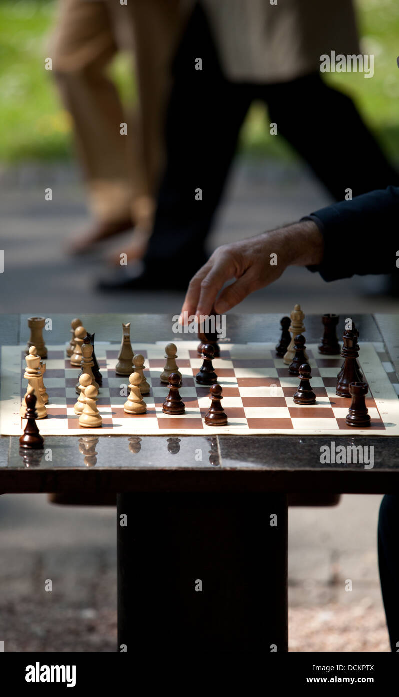 Hand moves chess pieces hi-res stock photography and images - Alamy
