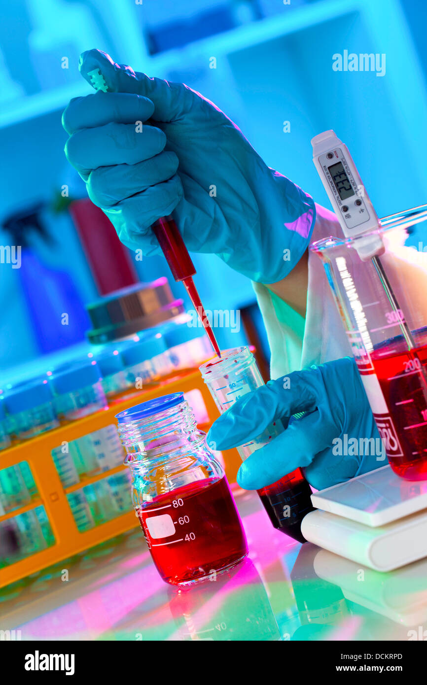 Buffer solution hi-res stock photography and images - Alamy