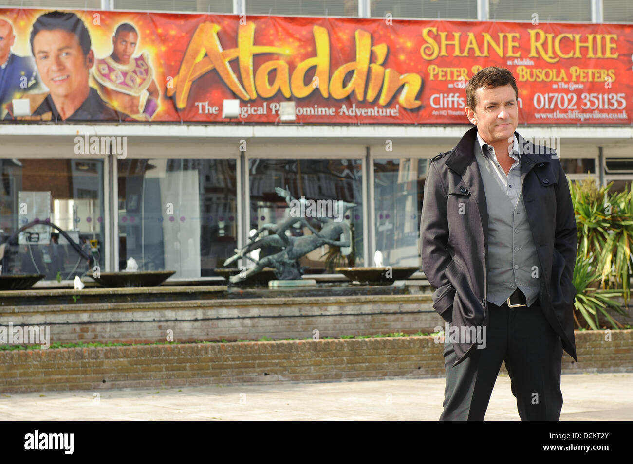 Shane Richie Eastenders star poses for pictures to promote 'Aladdin ...