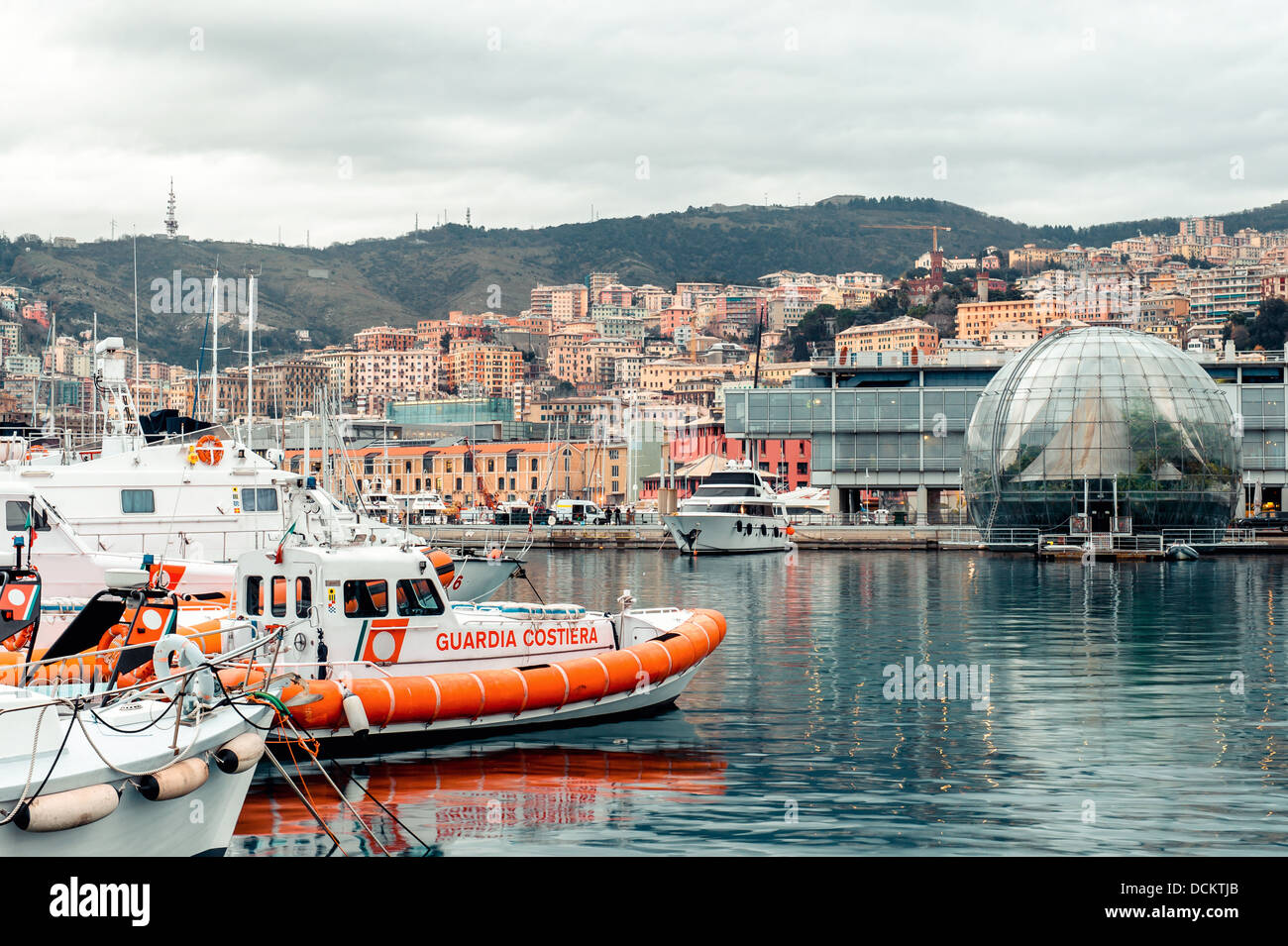 Porto do genova hi-res stock photography and images - Alamy