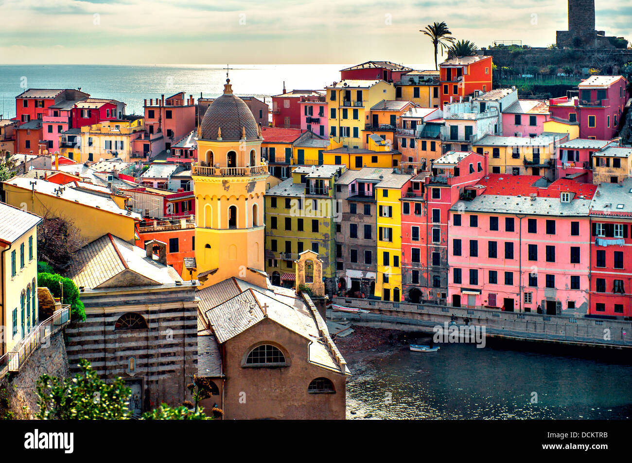 Vernazza italy hi-res stock photography and images - Alamy