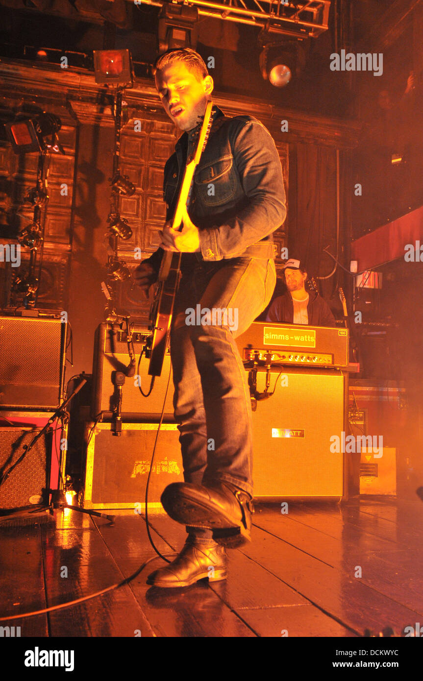 Jamie cook arctic monkeys hi-res stock photography and images - Alamy