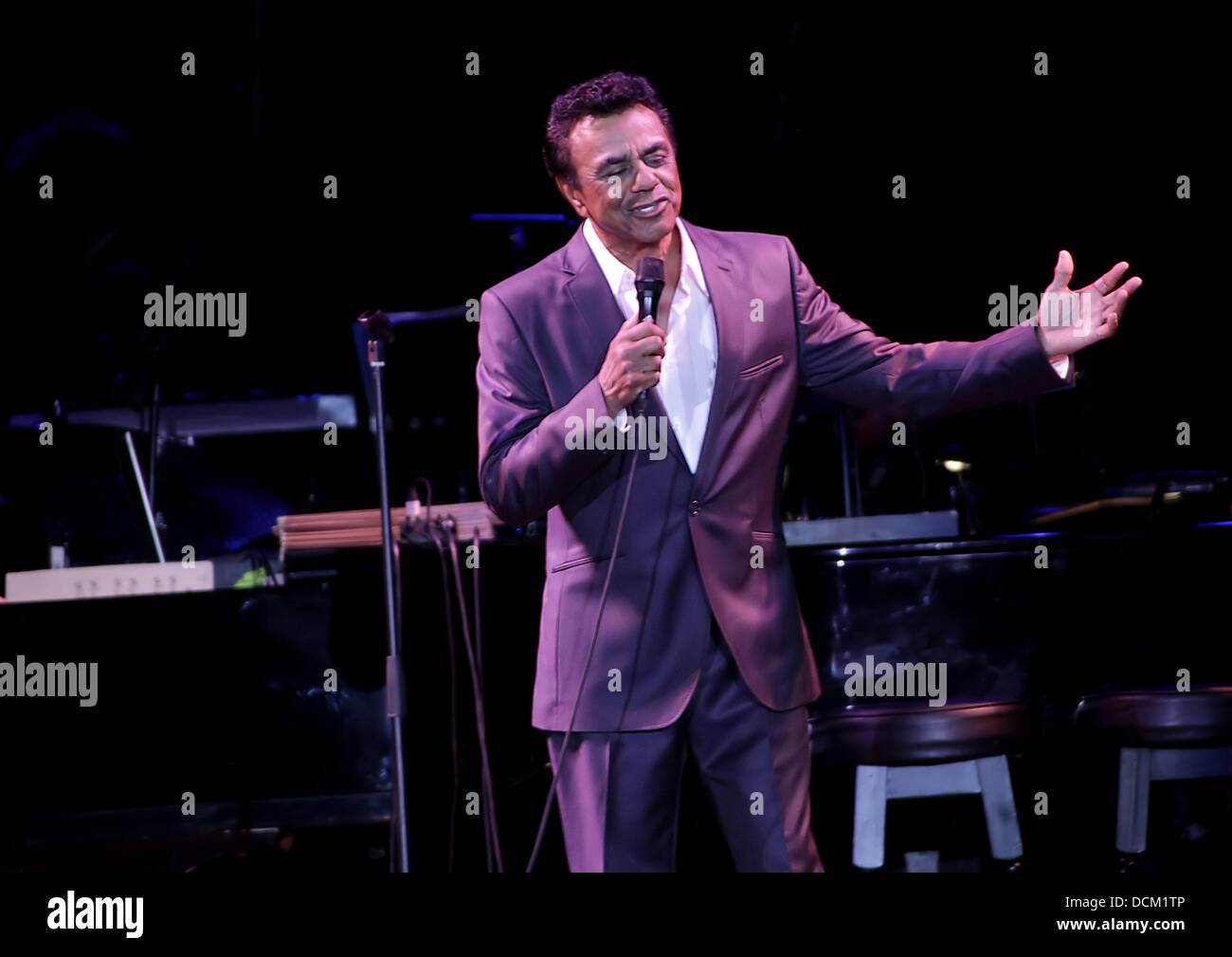 Johnny Mathis performing at Manchester MEN Arena. Manchester, England ...