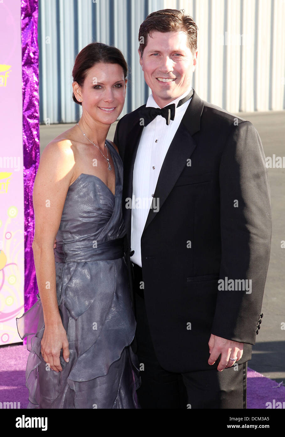 Guests The Alfred Mann Foundation's Annual Black-Tie Gala at Hanger 8 ...