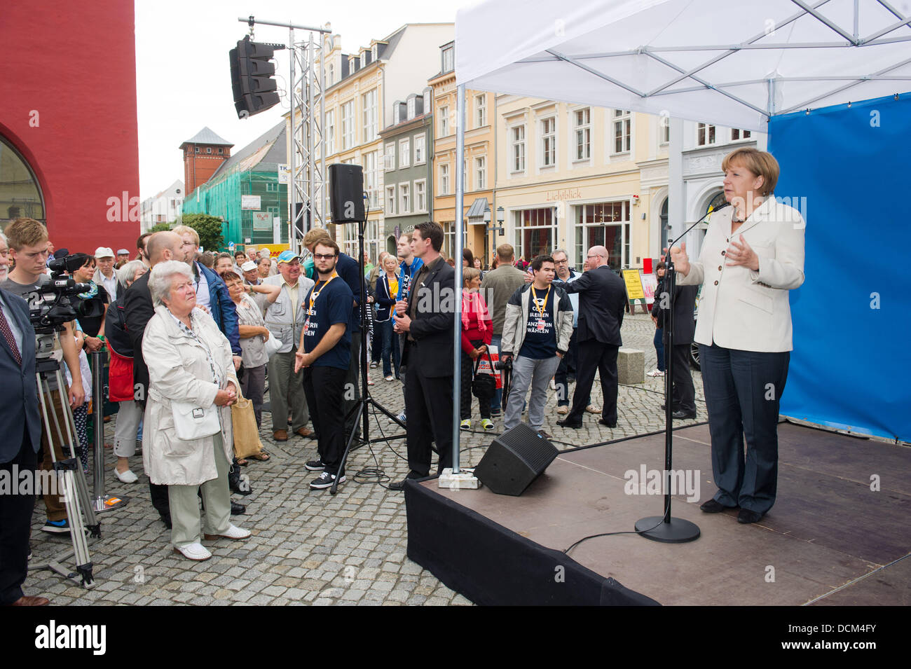 Chairperson of the cdu hi-res stock photography and images - Alamy