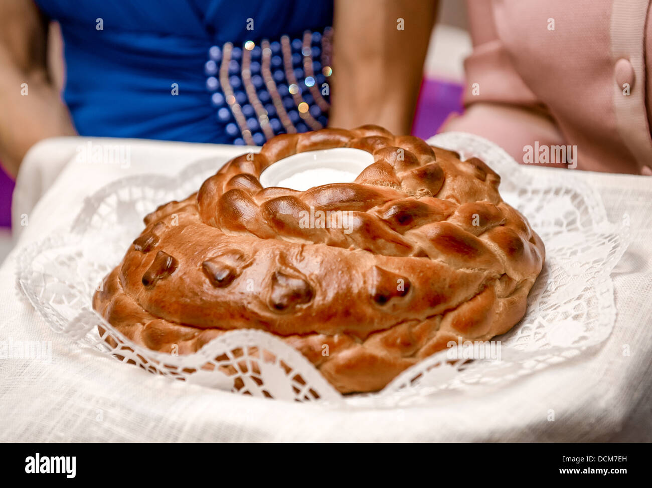 National ukrainian wedding bread loaf hi-res stock photography and ...