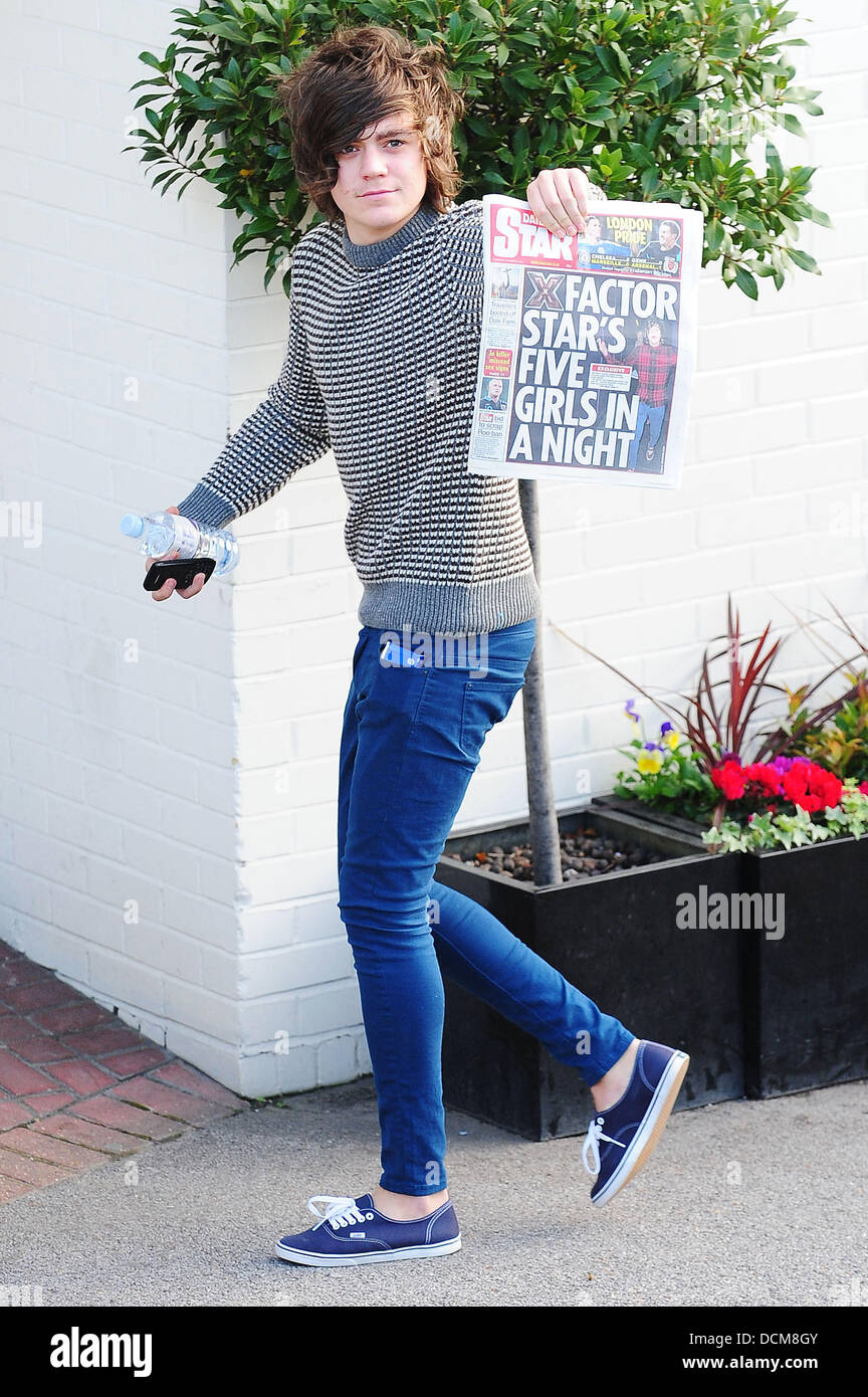Frankie Cocozza arrives at The X Factor rehearsal studios looking ...