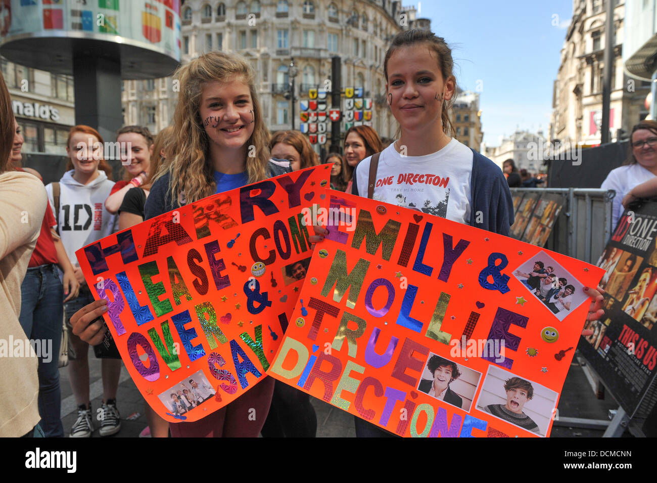 One Direction Signs Made By Fans