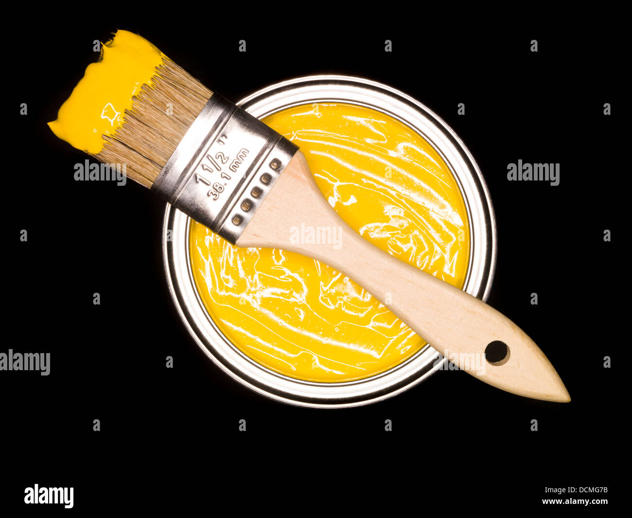 Yellow Paint can and brush Stock Photo - Alamy