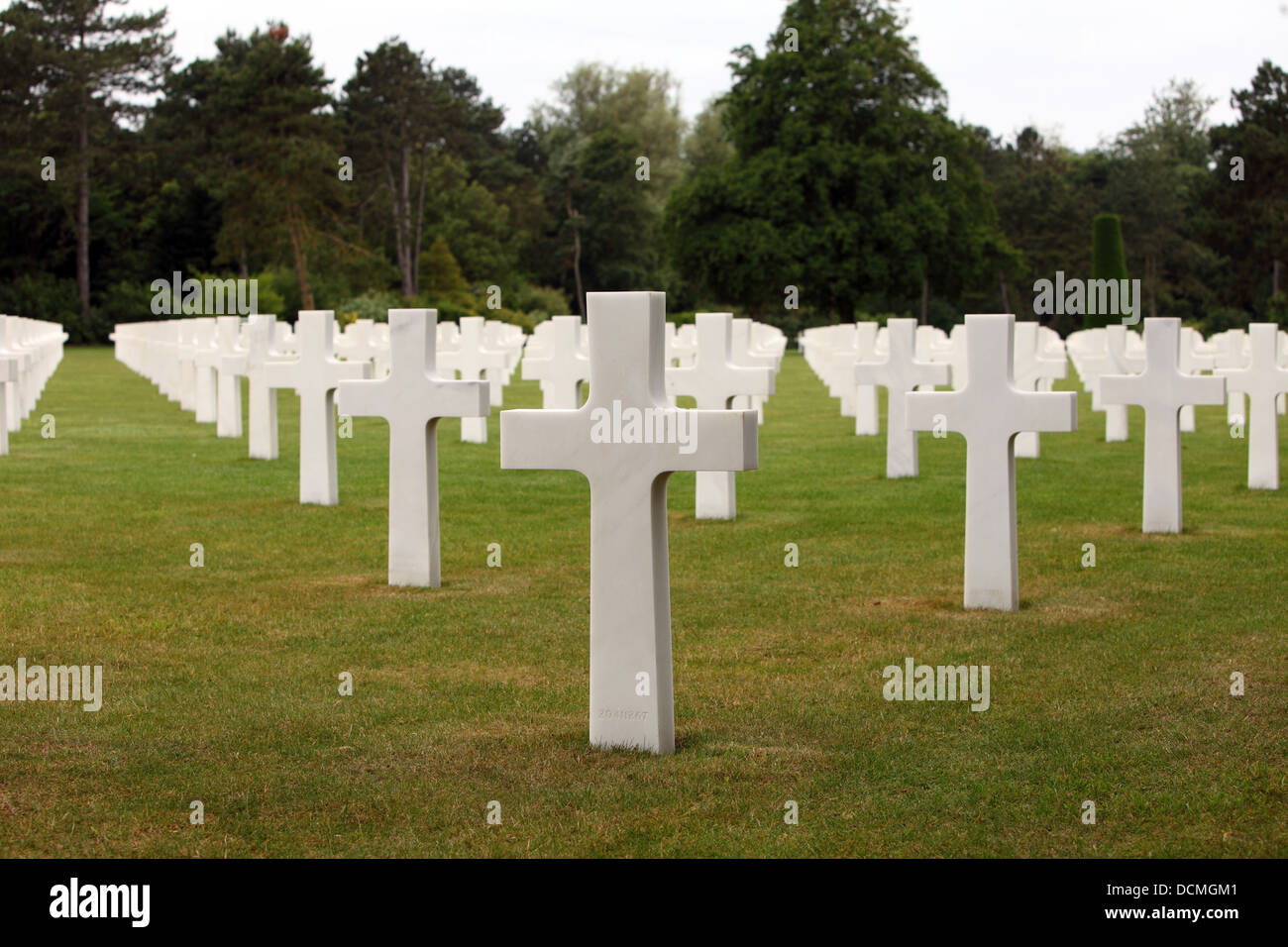 Gravestones at the Normandy American Memorial and Cemetery, maintained ...