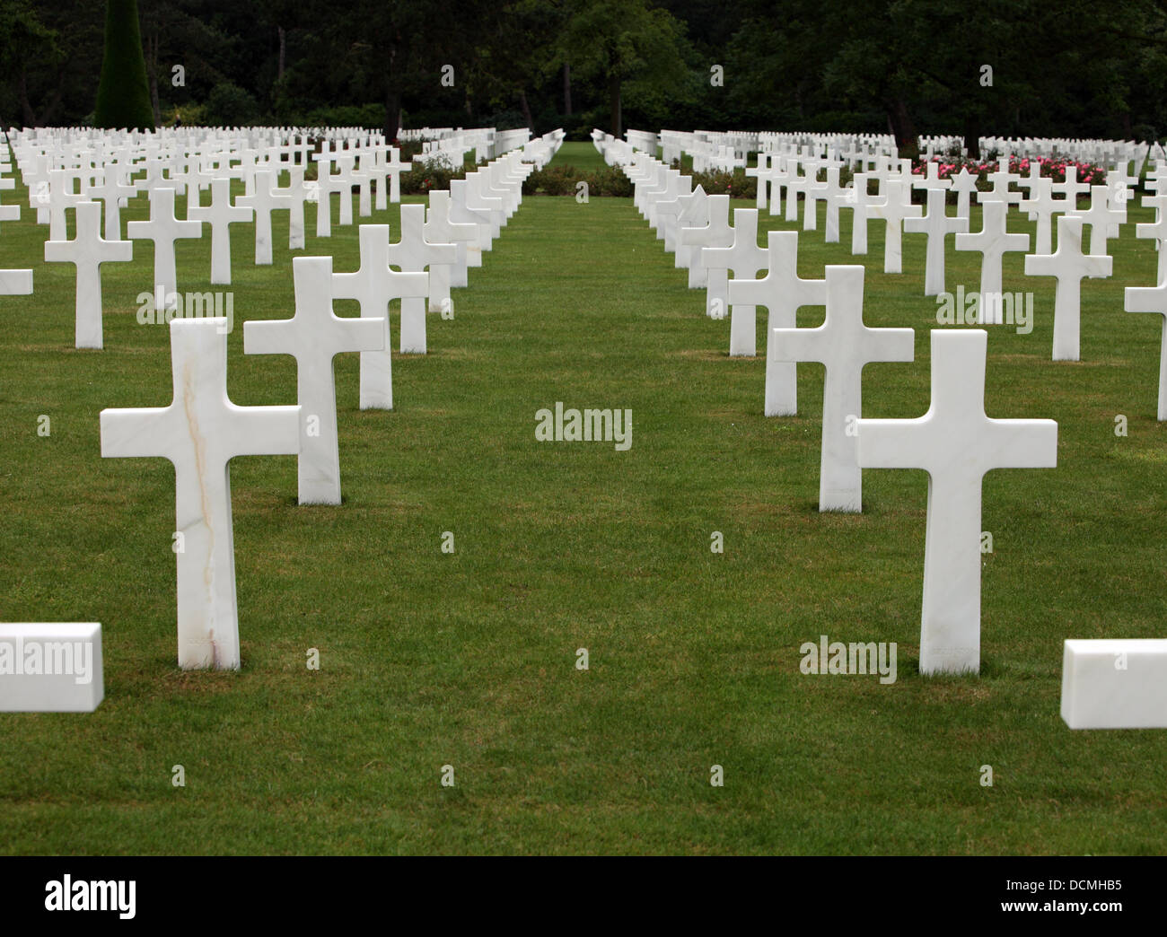 Gravestones at the Normandy American Memorial and Cemetery, maintained ...