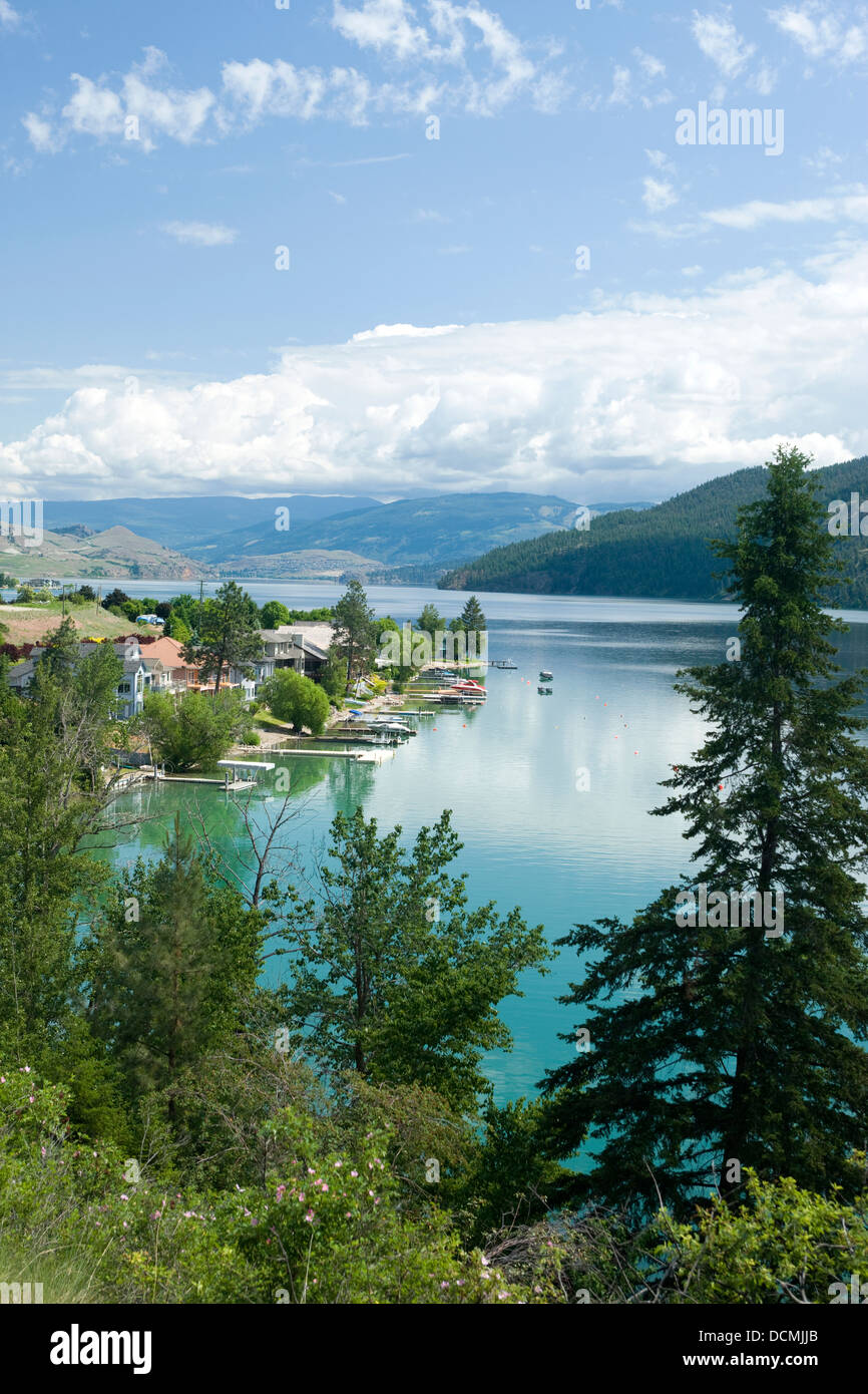 LAKESIDE HOMES KALAMALKA LAKE BRITISH COLUMBIA CANADA Stock Photo - Alamy