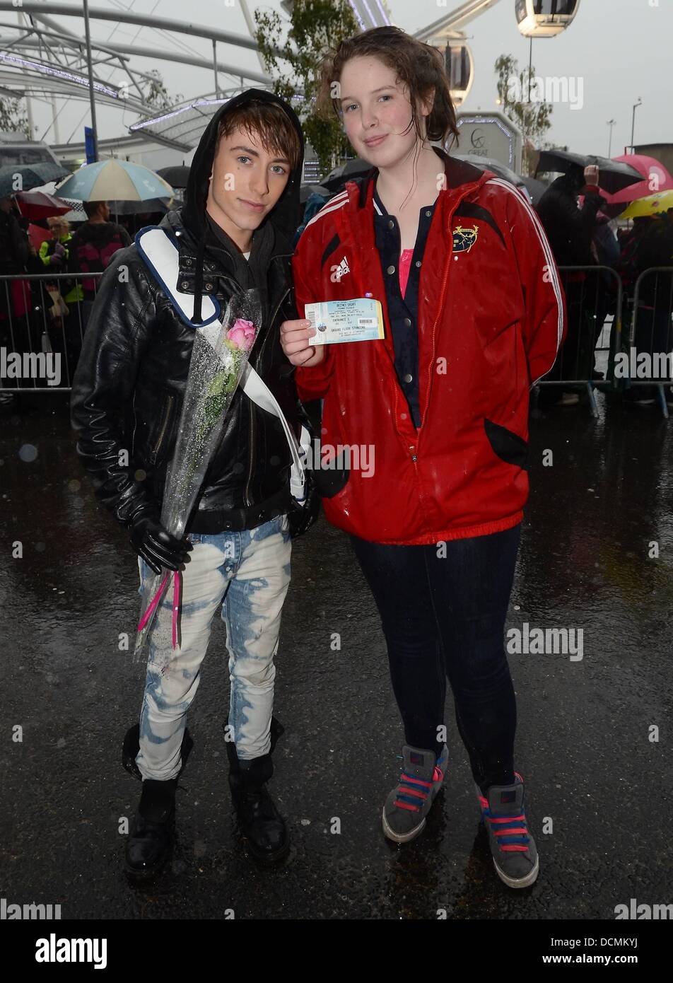 Jamie O'Hurlehey, Nastasha Quigley Hardcore Britney Spears fans camp ...