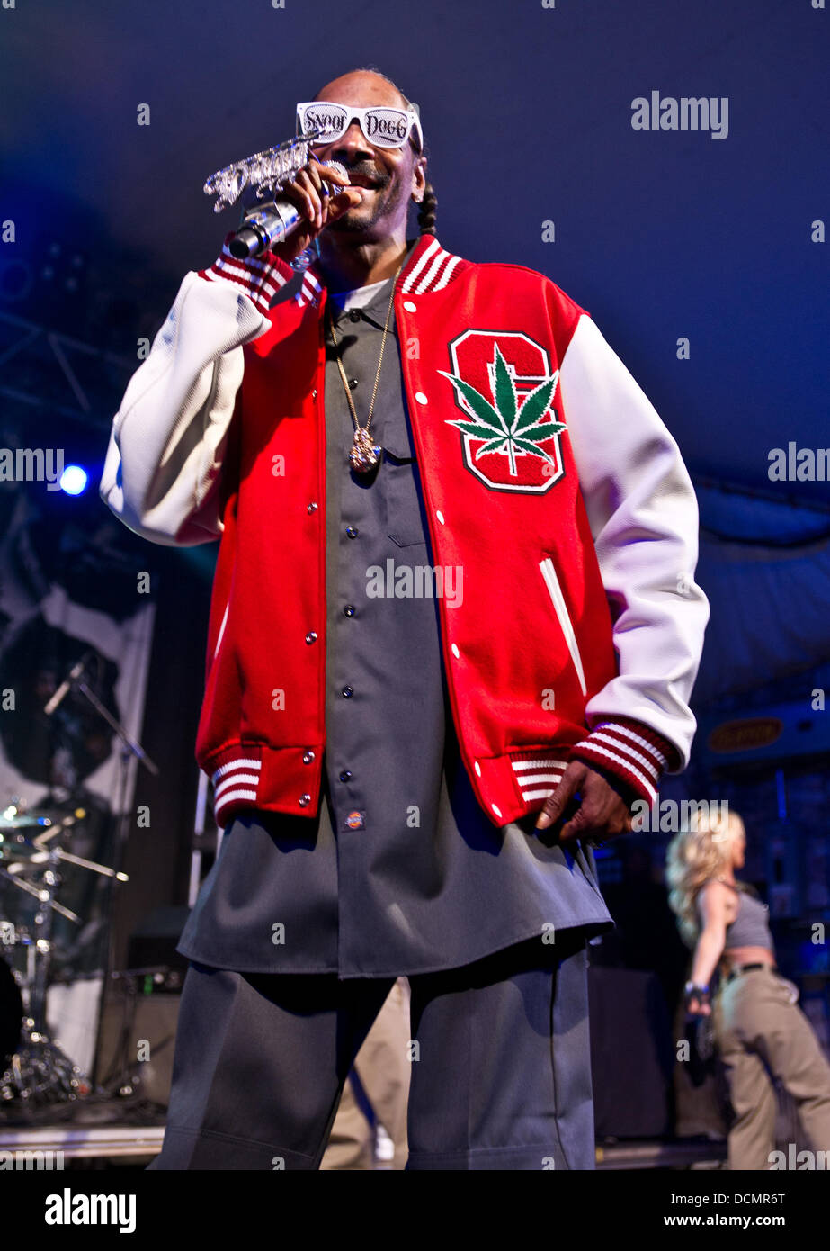 Snoop Dogg performing in concert at Stubb's BBQ Austin, Texas - 25.10. ...