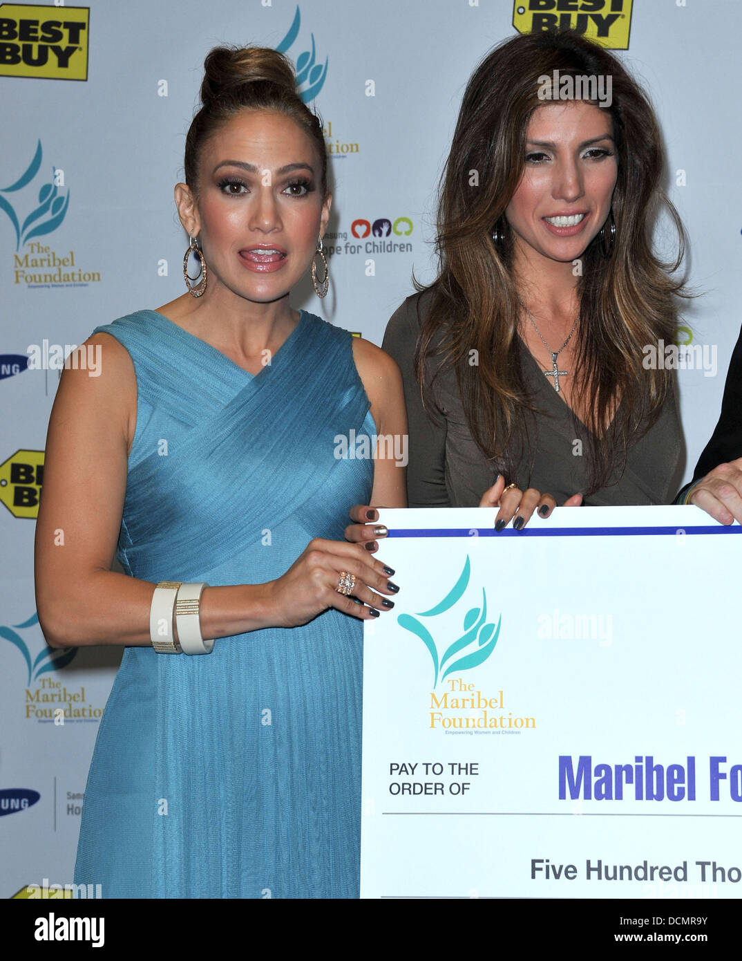 Jennifer Lopez and her sister Lynda Lopez attend the press conference ...